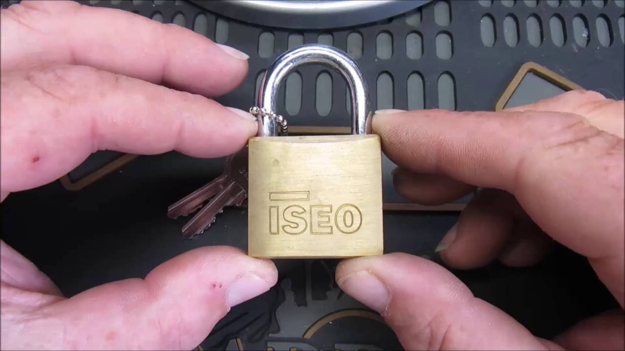 (73) ISEO 40mm Brass Padlock SPP'd