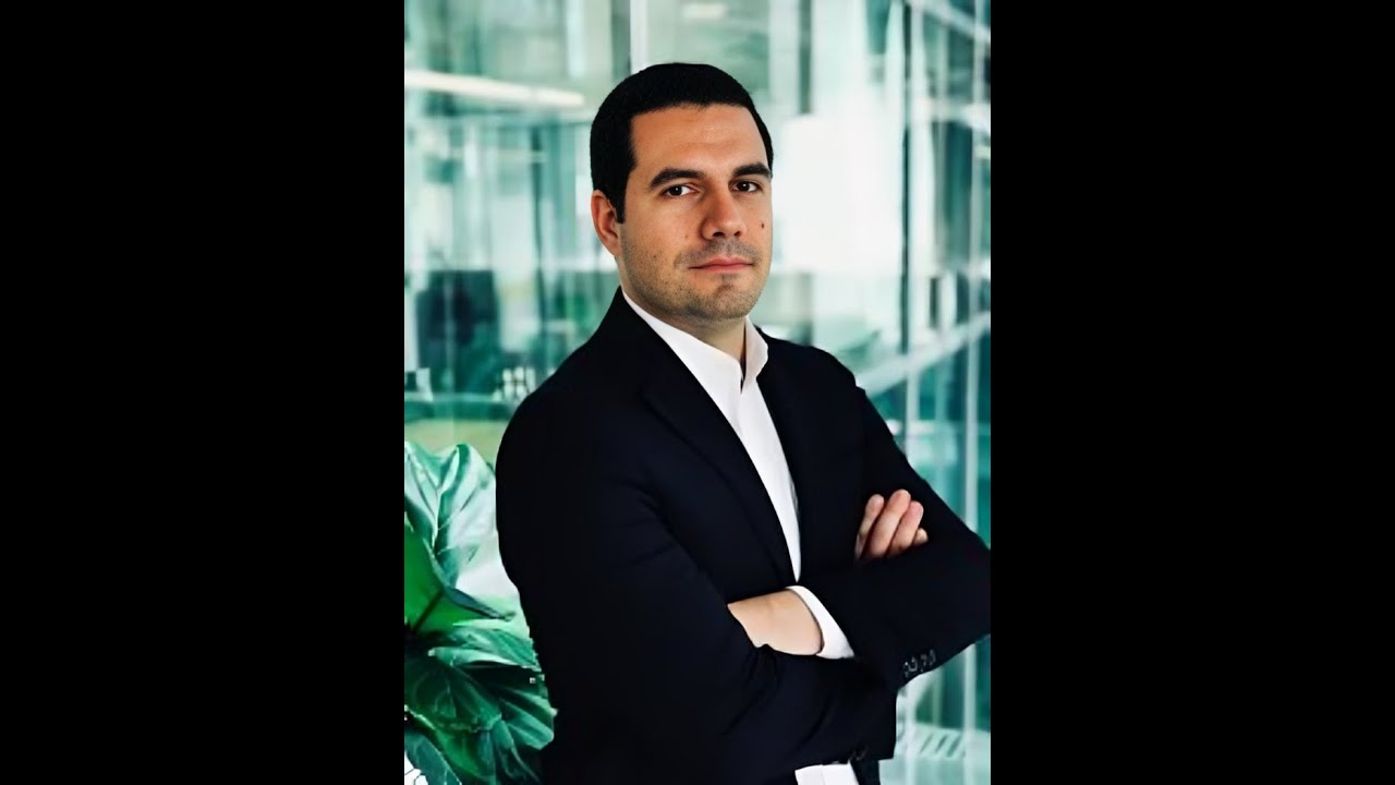 Large Language Models in Finance With Super Quant Dr. Thársis Souza