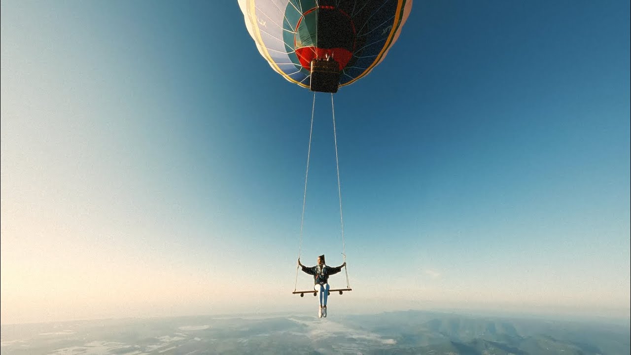 Lyrics & Translations of AETERNA by Coldplay | Popnable