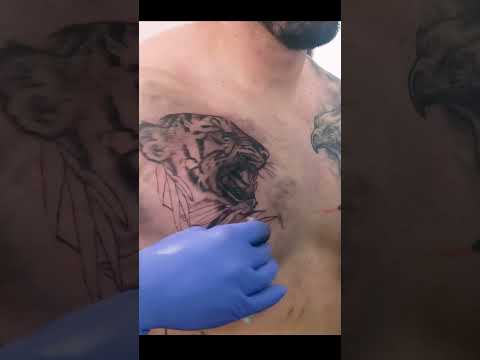 Me autotatuo el pecho! #tatuaje #autotatuaje #tattoo