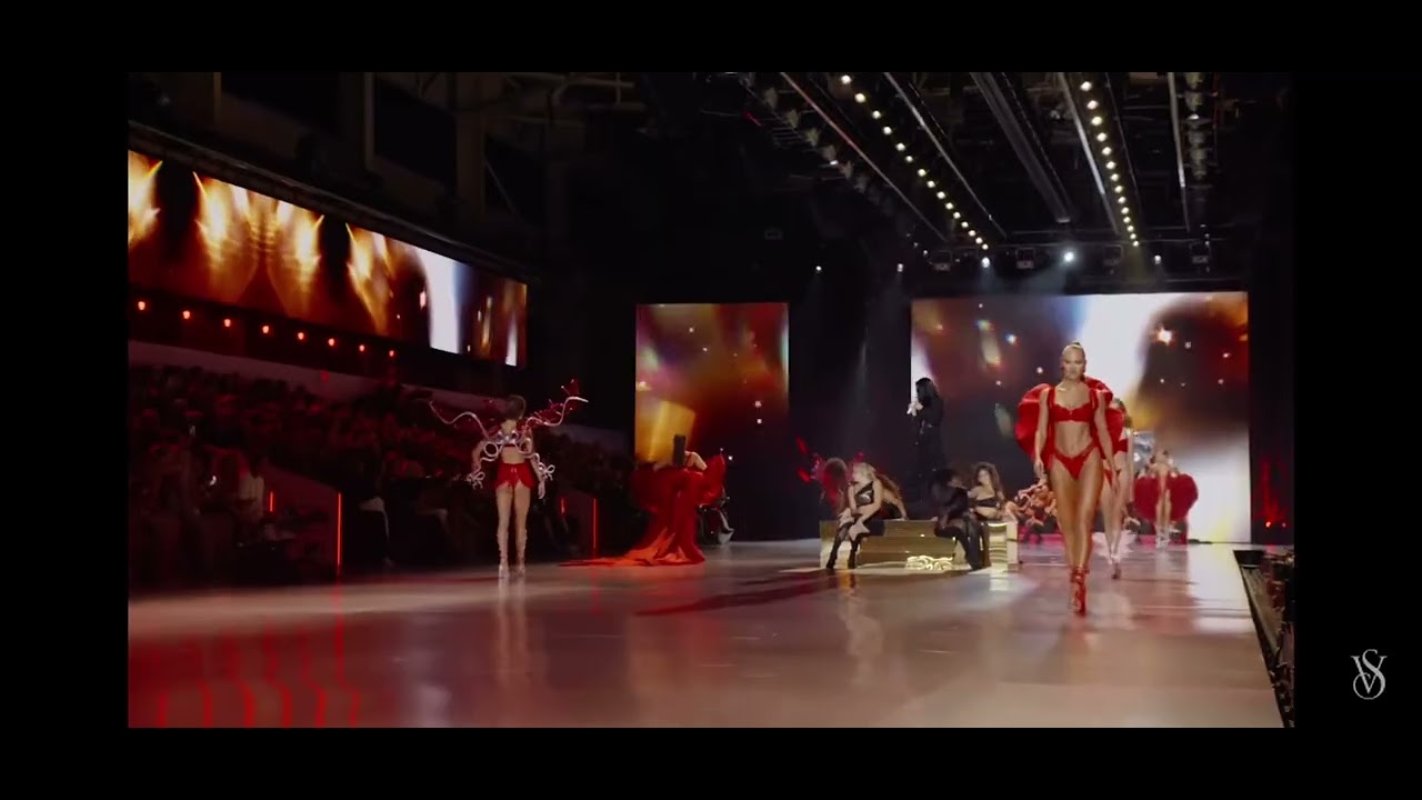 Candice Swanepoel - Victoria’s Secret Fashion Show 2024 @VictoriasSecret