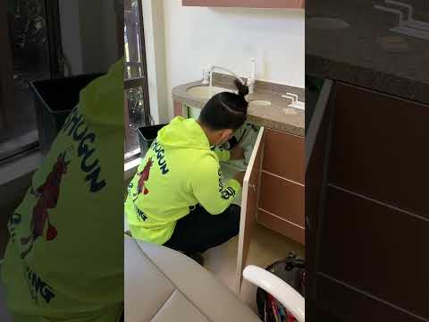 helping dentist with their sinks