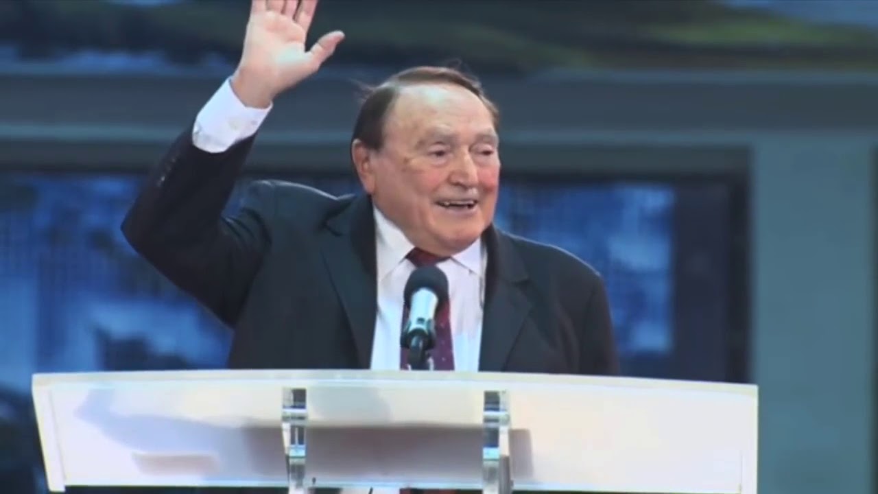 Dr  Morris Cerullo & Bishop David Oyedepo at the Faith Tabernacle Nigeria