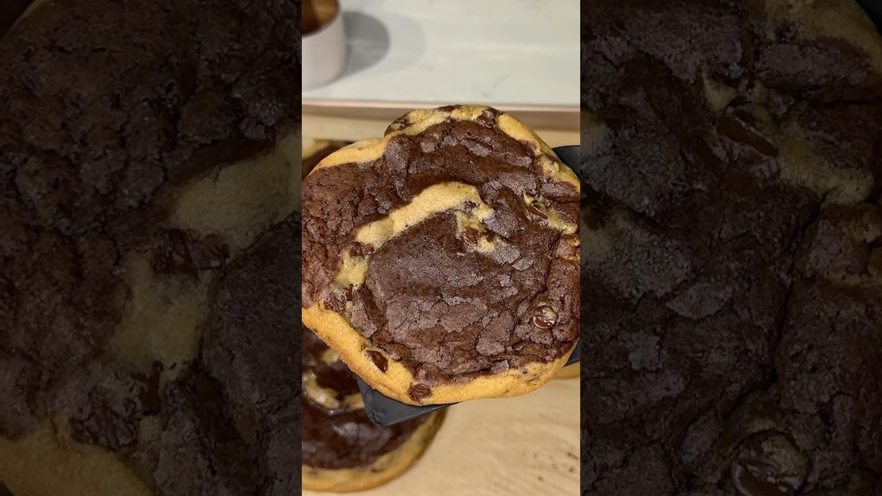 viral chocolate chip brownie rolled cookies recipe 🍪 #shorts #easyrecipe #easydessert #cookies