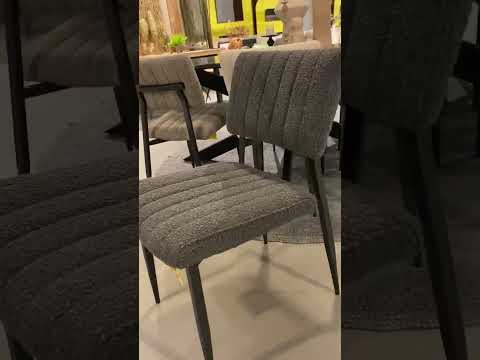 De meest trendy eetkamerstoel van het moment! De 𝐍𝐚𝐧𝐭𝐞𝐬! Deze prachtige stoel heeft een fijn