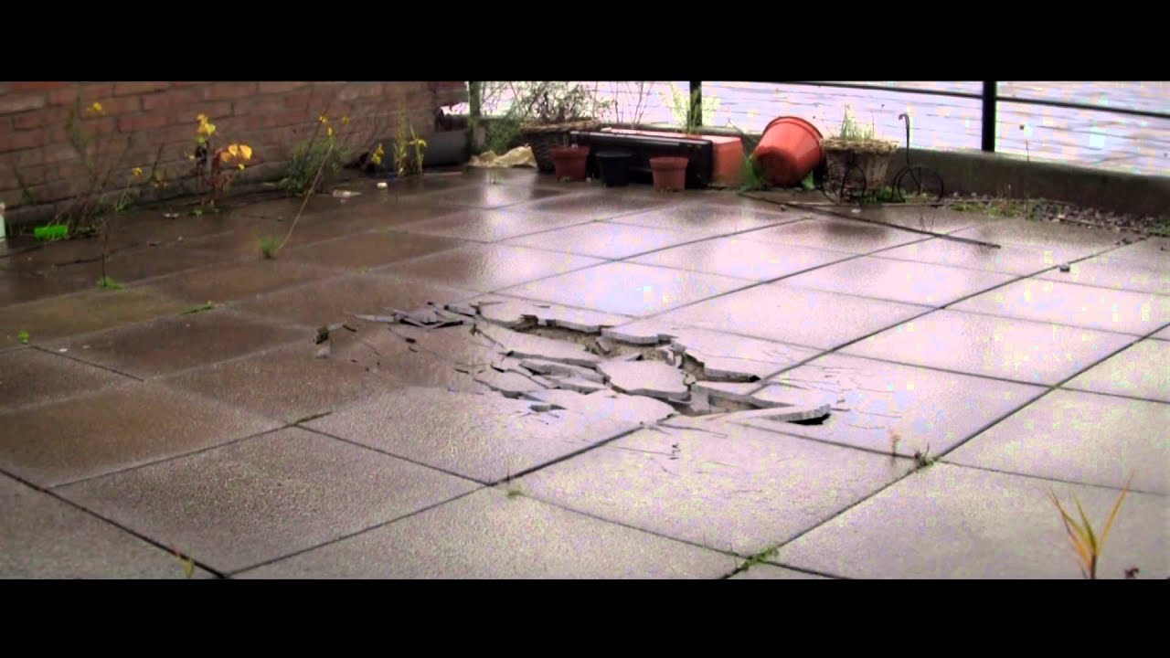Ground Collapse test using thinking particles