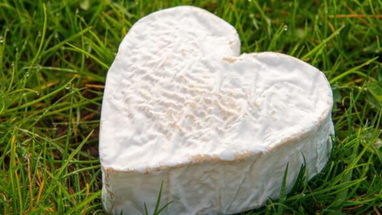 Discover Coeur du Neufchâtel: The Heart of French Cheese