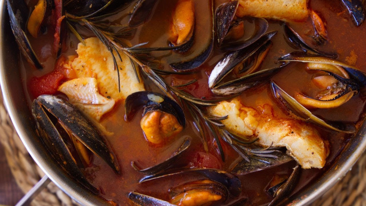 One-Pot Mediterranean Fish Stew (Zarzuela de Mariscos)