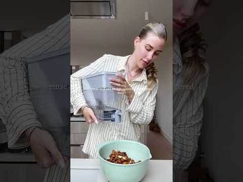 how to make almond milk in a juicer 🤎 it’s seriously the creamiest, thickest, best-tasting
