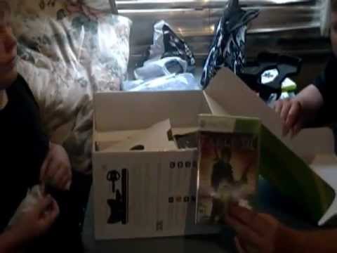UNBOXING: Xbox 250GB Console Holiday Bundle