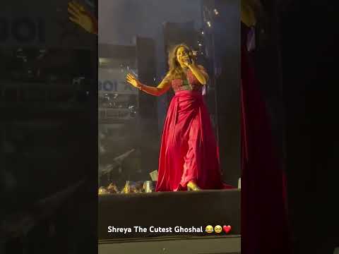Cute moments of Shreya Ghoshal | Live Mumbai Concert 2025 😂❤️ #shreyaghoshal #sg #mumbaiconcert