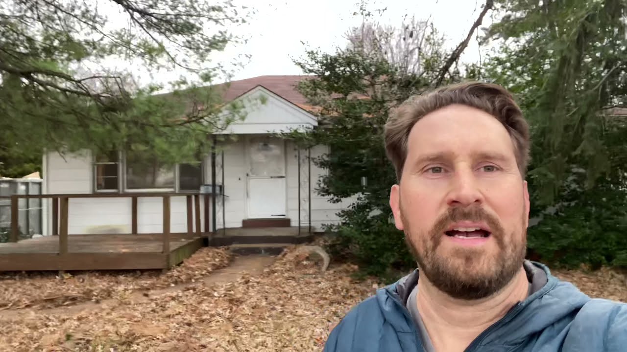 925 Lindsay Ln. Florissant, MO  63031