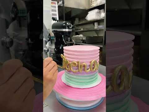 ADDING A NAME ON A CAKE #howto #easy #learn #tutorial #tips #decorating #artist #art #cake