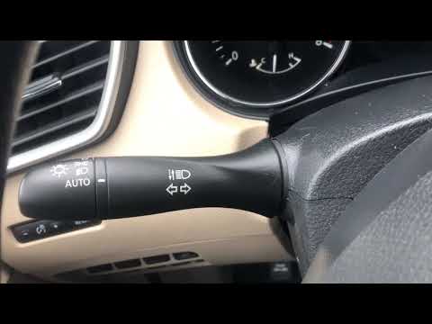 Nissan Rogue – How to turn on/off the headlights