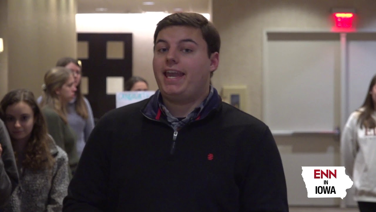 How do the Iowa Caucuses work?