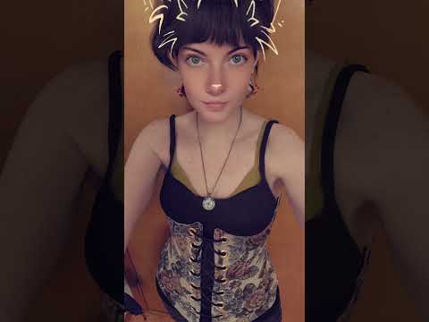 My sweet babes got me my first legit high-quality corset βΊοΈ!!