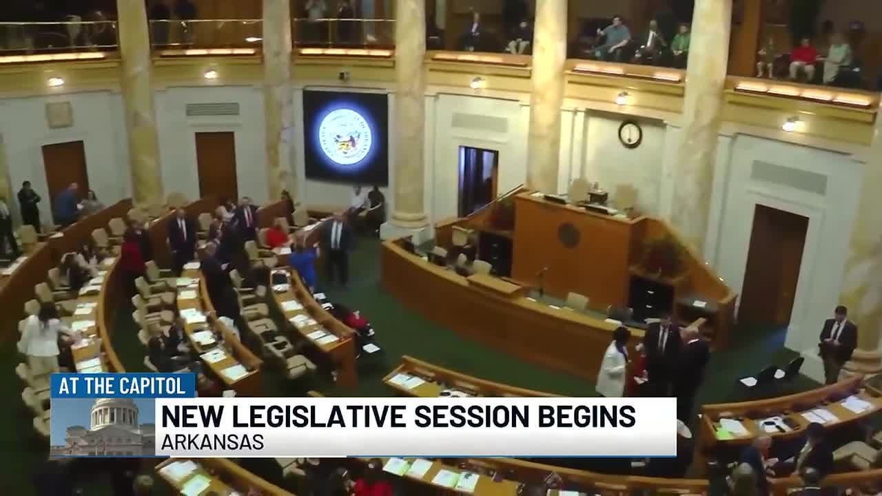 Arkansas lawmakers kick off 2025 legislative session