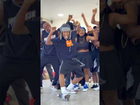 Official dance video of Salamatu trending on YouTube and TikTok now #dance #shorts #youtubeshorts