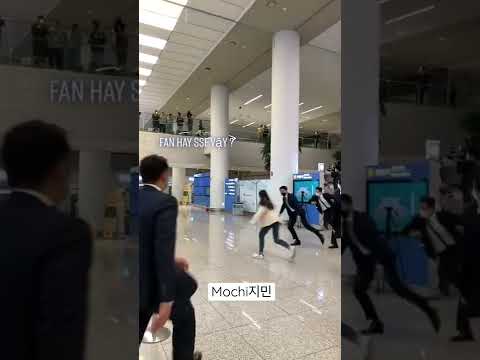 The crazy fan chasing BTS at the airport π€¬