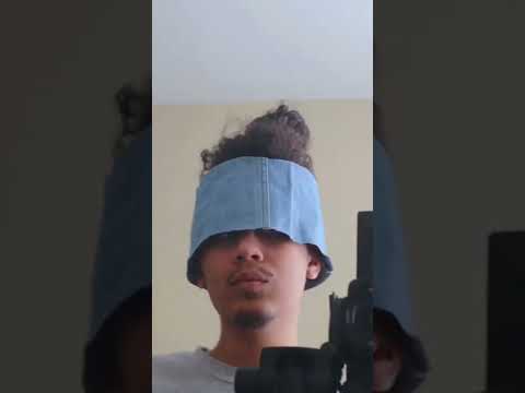 upcycled denim into a bucket hat #upcycle #diy #sewing #artist 