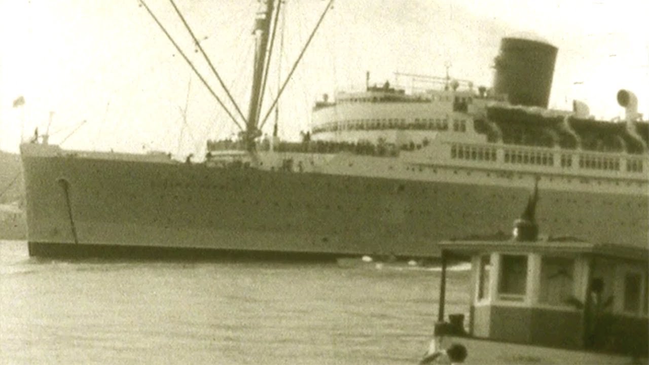1935 ~ The SS Queen of Bermuda Arrival at Hamilton Harbor & Docking on Front Street