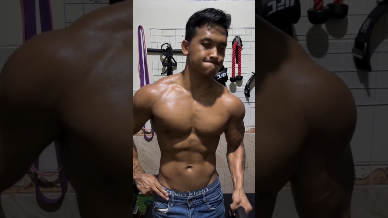 ABANG GANTENG KEKAR 🥵💦‼️#chest #gym #fitness #kuli #berondong #hits #fyp #flexing #otot