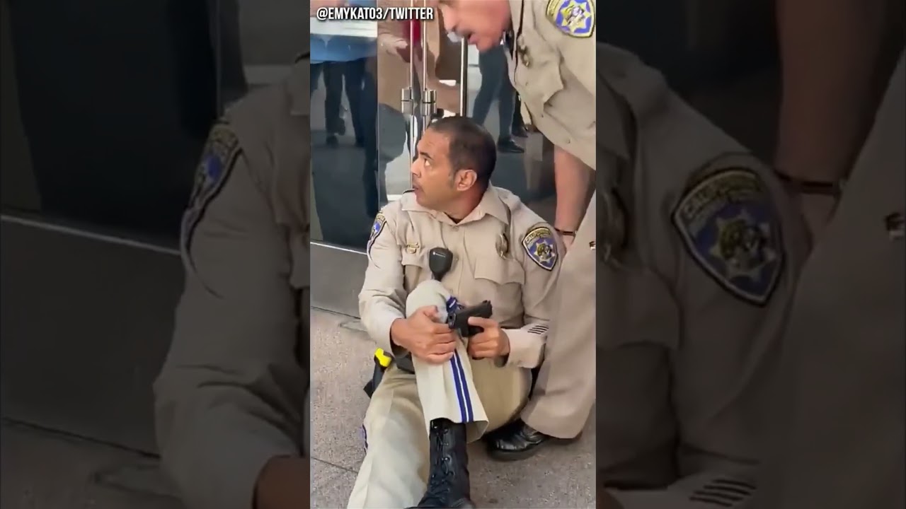 Unhinged Cop Threatens Huge Crowd For No Reason