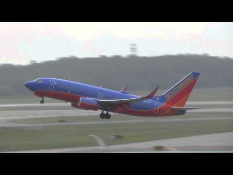 HD | Southwest Airlines Boeing 737-7H4 Takeoff | N718SW | Detroit Metro Airport (DTW)