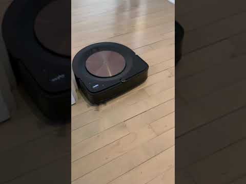 iRobot Roomba s9+ Handles a Corner with PerfectEdge Technology