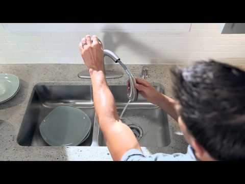 Kinzel Pullout Kitchen Faucet featuring Reflex & Spot Resist | Moen Features Spotlight