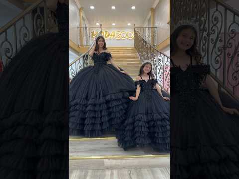 Sister Duo in our fave #BlackDress 🖤 #moda2000 #quince #quinceañera #minime #littlesister