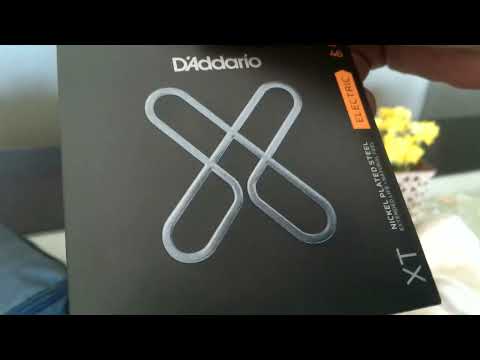 D`addario headstand demo and xt and xs string comparison as well as how i do set ups and string cgs.