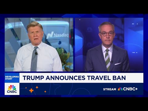 Pres. Trump announces travel ban, signs proclamation restricting foreign student visas at Harvard