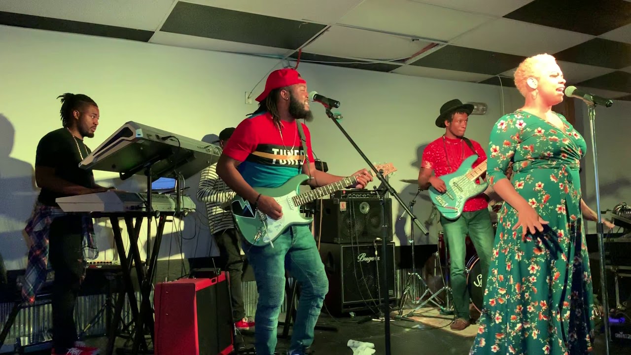 Hire Cecily Wilborn - R&B Vocalist in Memphis, Tennessee