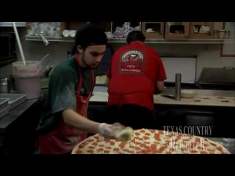 42-inch Pizza! (Texas Country Reporter)