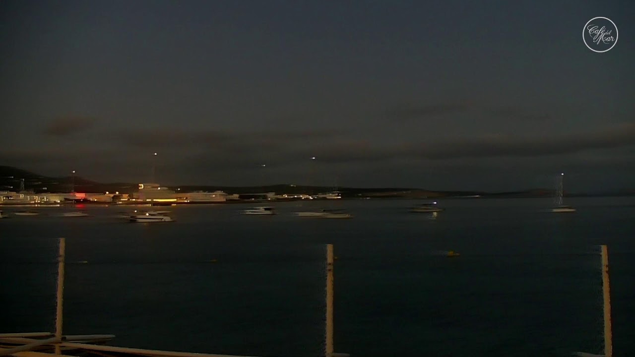 Café del Mar Live View - Live Webcam | GeoWebcams