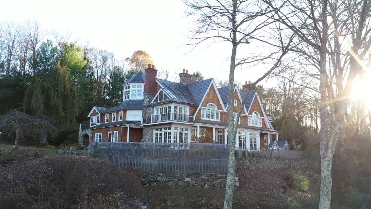 Move into Bruce Willis’ home for $6 million-Luxury Living: Episode 1 Part 1