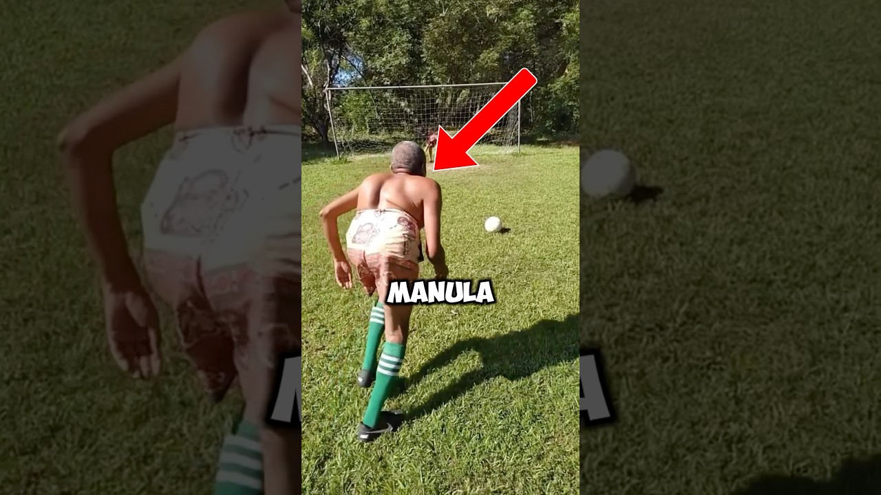 Manula, the inspiration for Messi and Ronaldo⚽️ (credit: @manula_tubarao) #football #funny #shorts