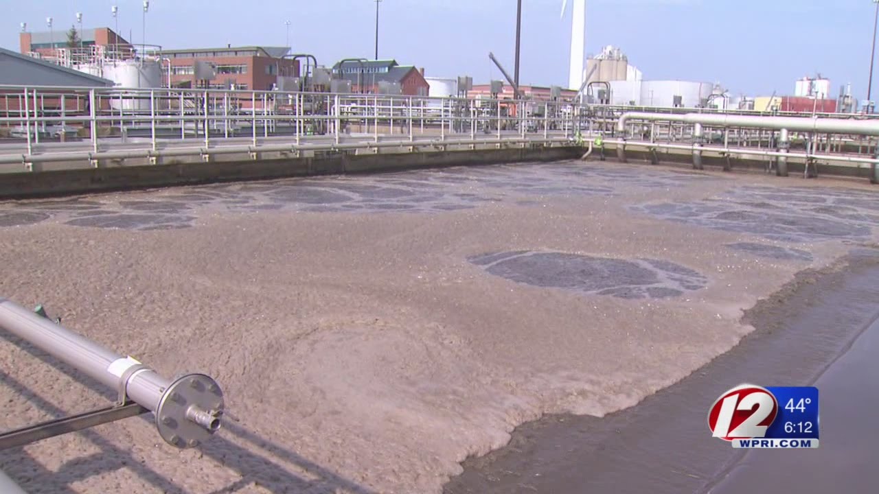 Officials Tour New Narragansett Bay Water Quality Sciences Building