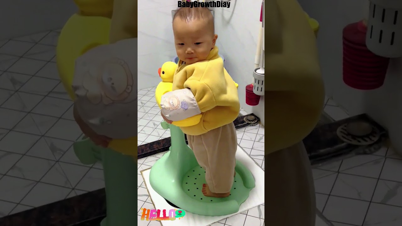 How Do You Bathe Your Baby with Ease? Baby Bath Standing Shower Has the Answer!#Shorts