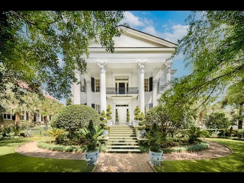 172 Tradd Street - Chisholm-Alston House in Charleston, South Carolina