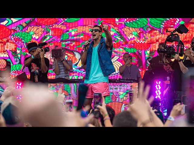 In the spotlight: Rob Gronkowski’s Super Bowl beach party