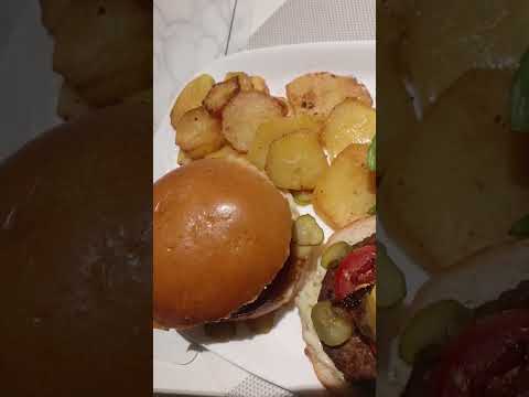 Burger❤Pommes 🍔 #delicious #tasty #fastfood #motivation #recovery #yummy #food 🍟 #foodie #beef #diy