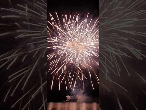 🎆Very BIG impressive fireworks over the mediterranean sea in Italy | Part 1🎆