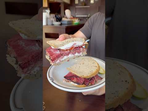 Trying the most famous sandwich in LA PT.2 📍Langer’s Deli #sandwich #pastrami #deli #food