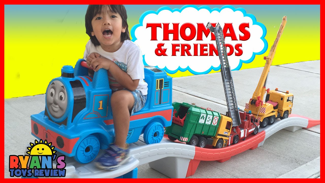 Ryan plays Step2 THOMAS THE TANK ENGINE UP & DOWN Roller Coaster