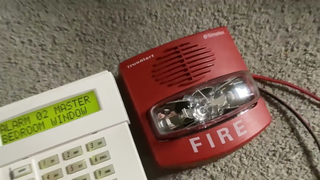 PURE INSANITY! Setting off a Simplex TrueAlert multi-tone horn strobe and Ademco/Honeywell 6160!