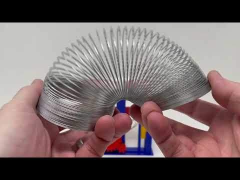 Free STL file A 3D Printed Slinky Machine 📱 ・3D printable model to ...