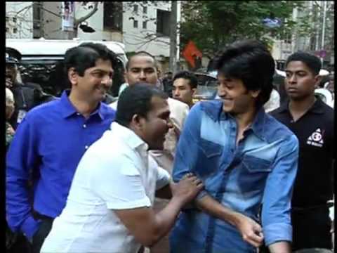 Khau Gali - Is Fast Food Joint. Bollywood Star Ritesh Deshmukh on NyooTV.