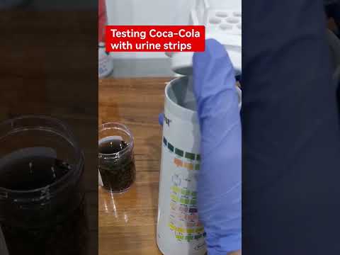 urine reagent strips dip into Coca-Cola #laboratory #soda #experiment #cocacola